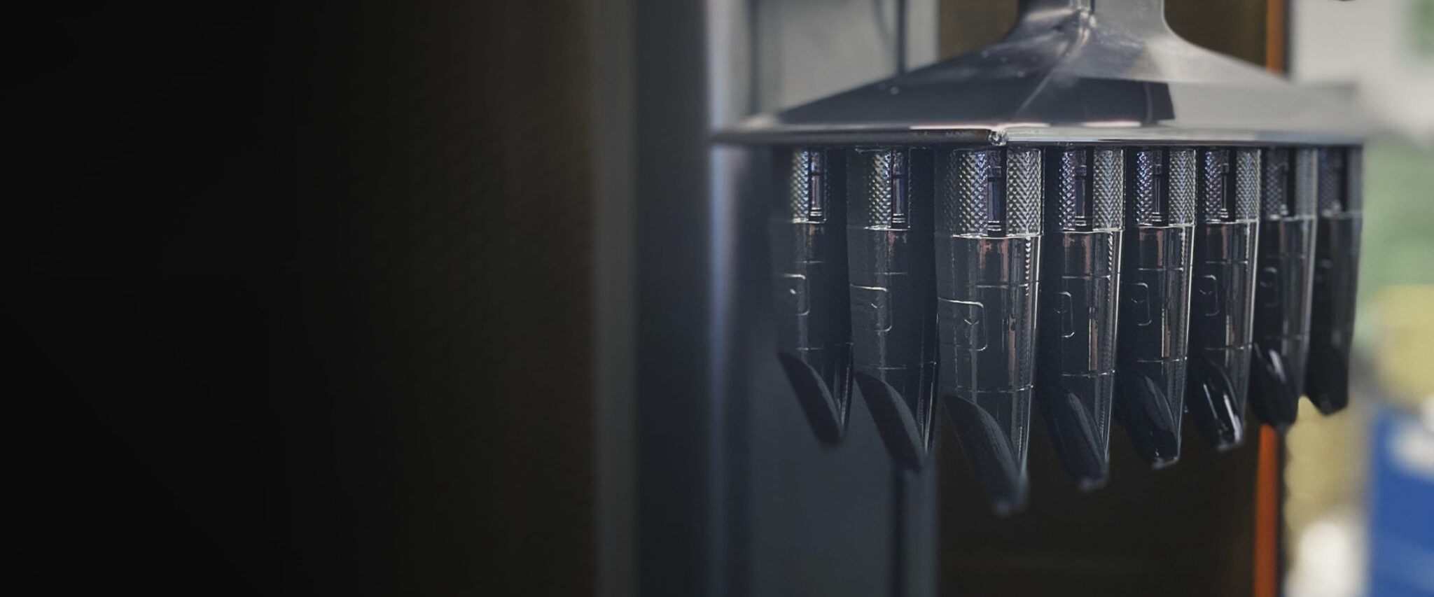 Carbon DLS 3D Printing Services (Digital Light Synthesis) | Fast Radius